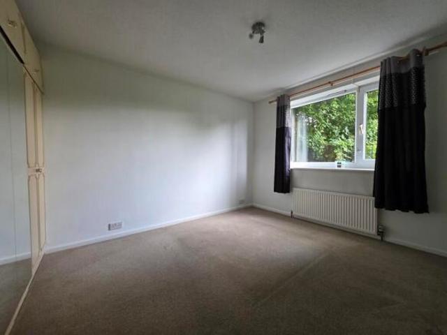 3 bedroom detached house for rent in Birkenshaw Lane, Birkenshaw, West Yorkshire, BD11