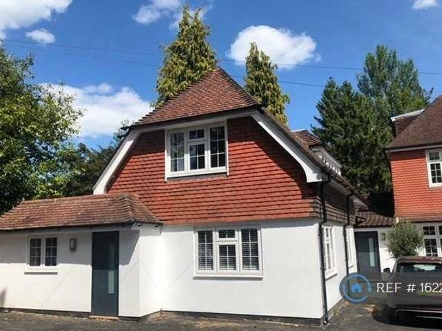 3 bedroom detached house for rent in Bishops Retreat Shawford SO21