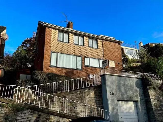 3 bedroom detached house for rent in Brunswick Street, Yeovil.
