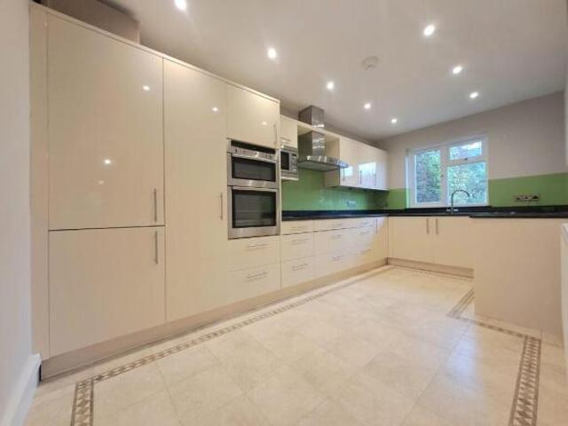 3 bedroom detached house for rent in Bradford Road, Bath, Somerset, BA2