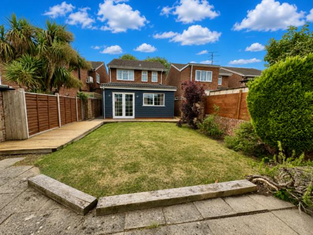 3 bedroom detached house for rent in Brampton Court, Stanground, Peterborough, PE2