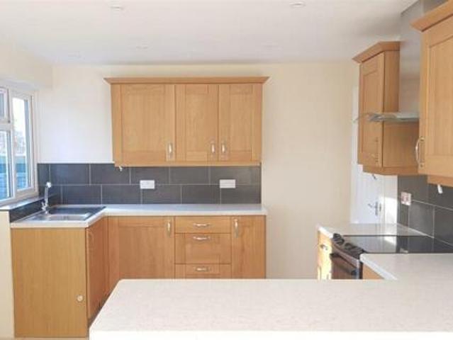 3 Bedroom Detached House For Rent In Brightwalton