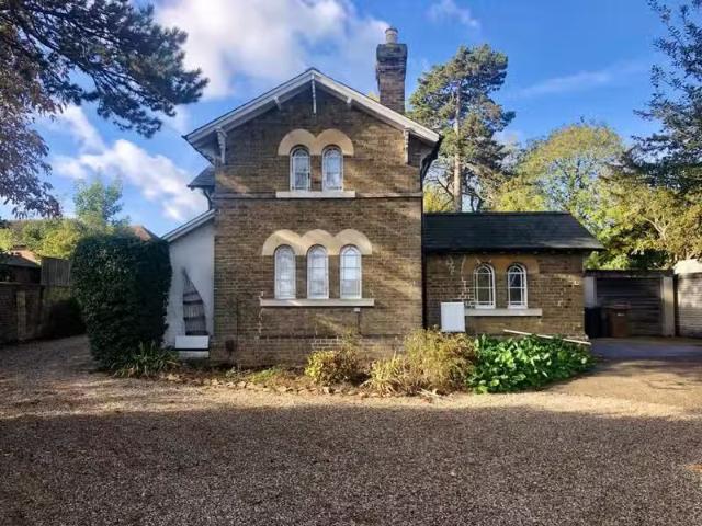3 bedroom detached house for rent in Broomfield Road, Chelmsfo.
