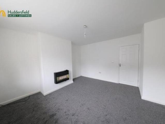 3 bedroom detached house for rent in Bronte Close, Huddersfield, HD4