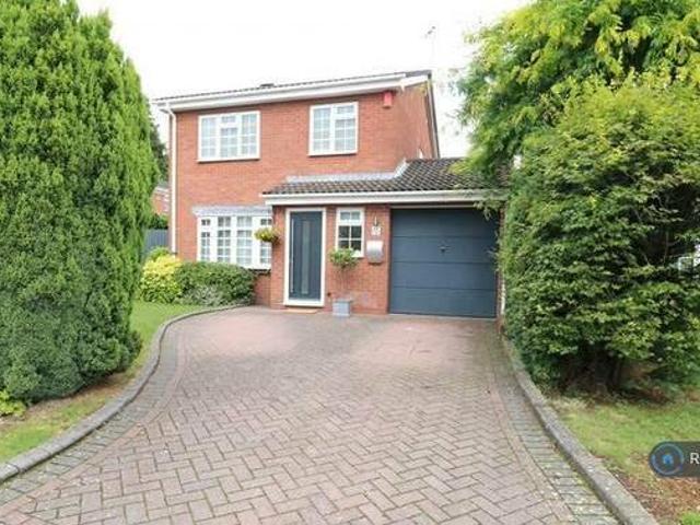 3 bedroom detached house for rent in Burgess Croft Solihull B92