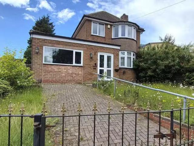 3 bedroom detached house for rent in Gailey Croft, Great Barr.