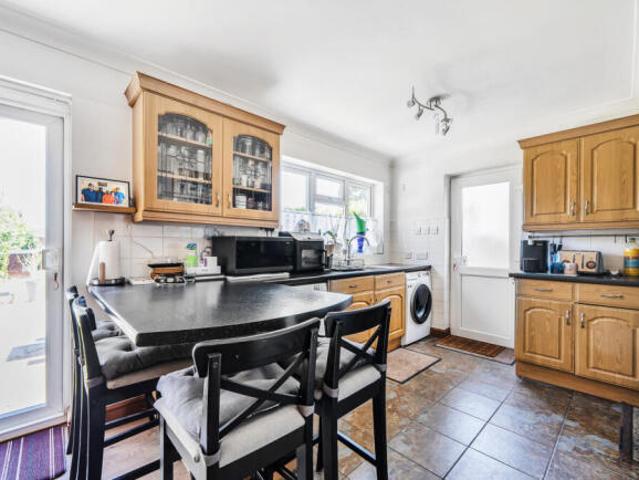 3 bedroom detached house for rent in Garston, Watford, Hertfordshire, WD25