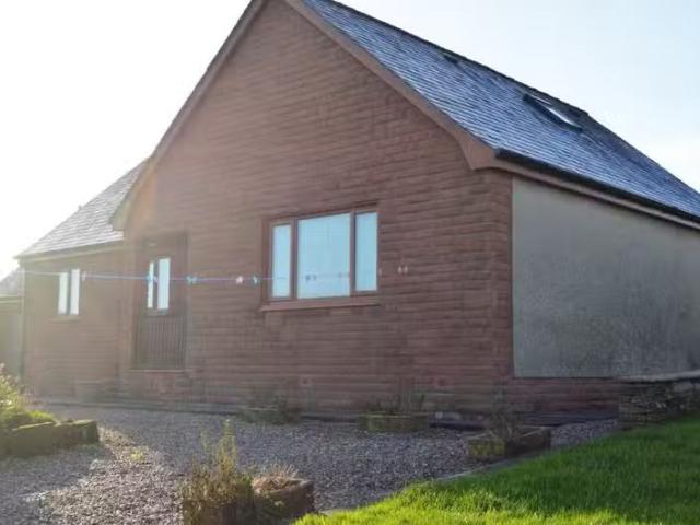 3 bedroom detached house for rent in Glaisnock Road, Cumnock.