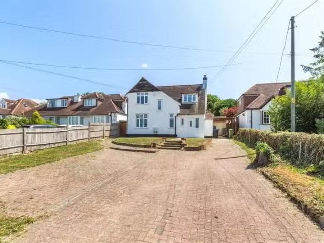 3 bedroom detached house for rent in Glentrammon Road, Green S.