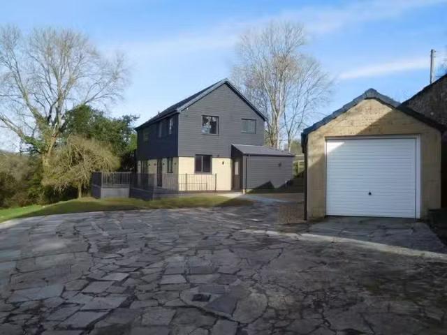 3 bedroom detached house for rent in Gloucester Road, Rudgeway.