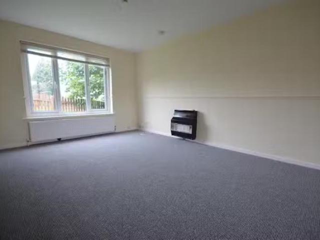 3 bedroom detached house for rent in Deanery Gardens, Bradford.