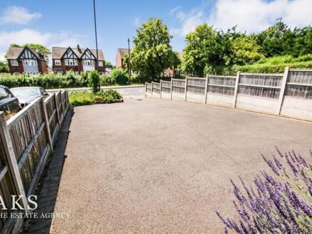 3 bedroom detached house for rent in Derby Road, Chaddesden, DE21