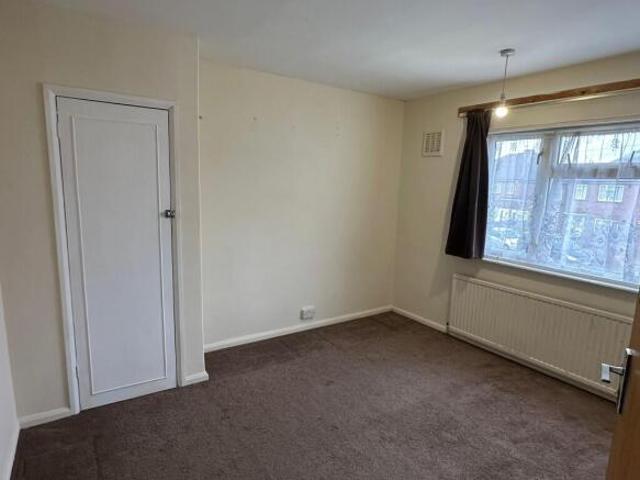 3 bedroom detached house for rent in Ditton Road, Southall, Middlesex, UB2