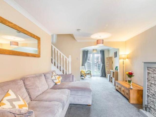 3 bedroom detached house for rent in Dunnock Croft, Morley, Leeds, LS27
