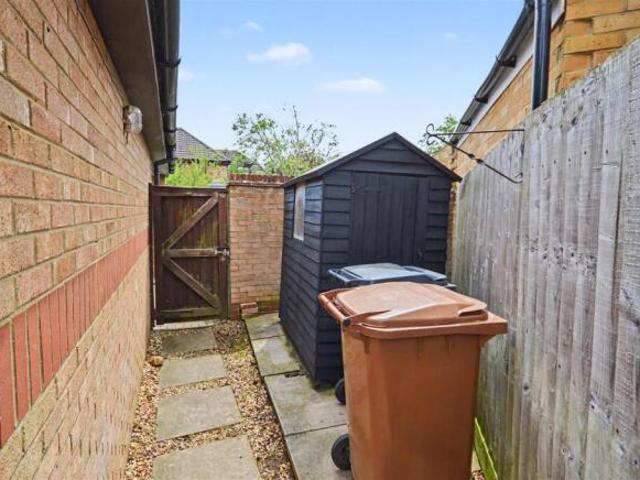 3 bedroom detached house for rent in Duston, Northampton, NN5