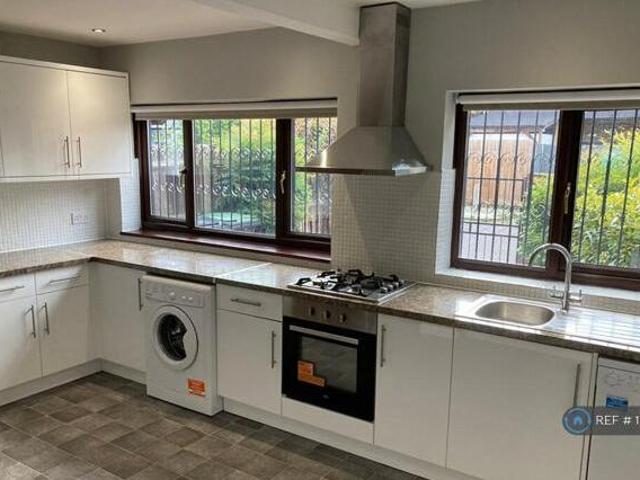 3 Bedroom Detached House For Rent In Enfield