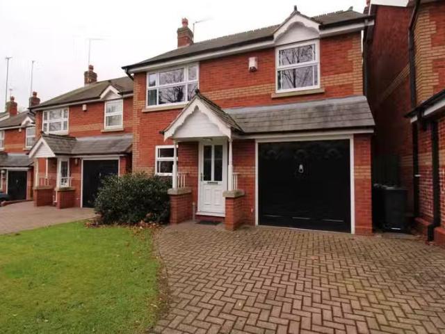 3 bedroom detached house for rent in Elvetham Road, Edgbaston.