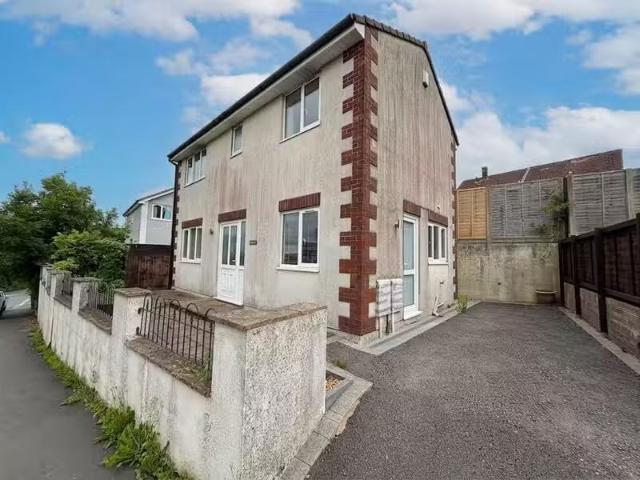 3 bedroom detached house for rent in Knowle, Novers hill, BS4.