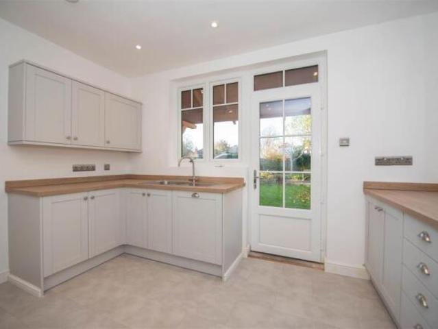 3 bedroom detached house for rent in Kenrick Road, Mapperley, Nottingham, NG3