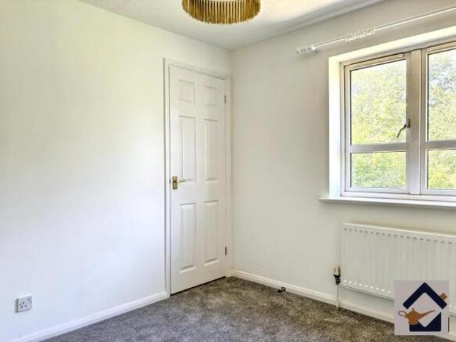 3 bedroom detached house for rent in Kirkstall Place, Oldbrook, Milton Keynes, MK6
