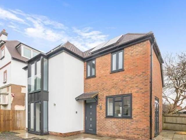 3 Bedroom Detached House For Rent In Hove, East Sussex