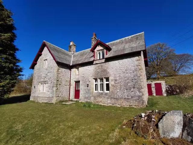 3 bedroom detached house for rent in Home Farm, BD24
