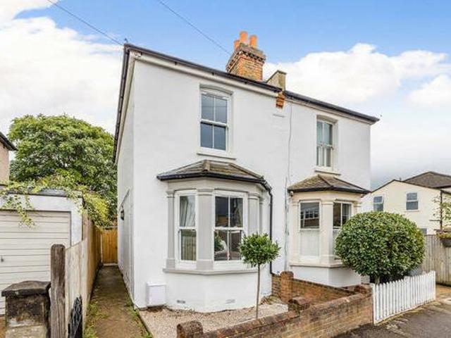 3 bedroom detached house for rent in Horace Road KT1