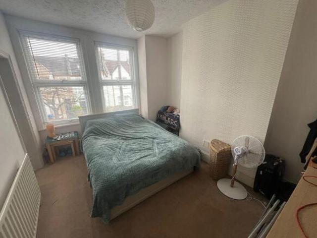 3 bedroom detached house for rent in Havelock Road, London, SW19