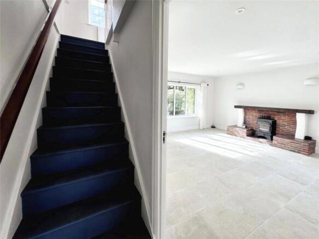 3 bedroom detached house for rent in Hawkenbury Road, Tunbridge Wells, Kent, TN3