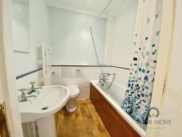 3 bedroom detached house for rent in Hazlitts Place, Maidstone, Kent, ME15