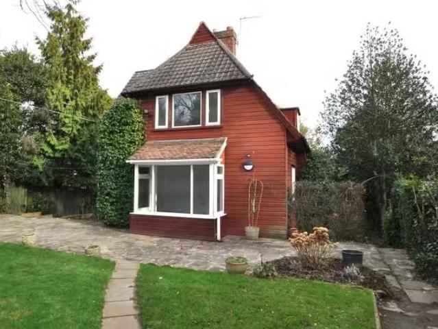 3 bedroom detached house for rent in Hackington close, Canterb.