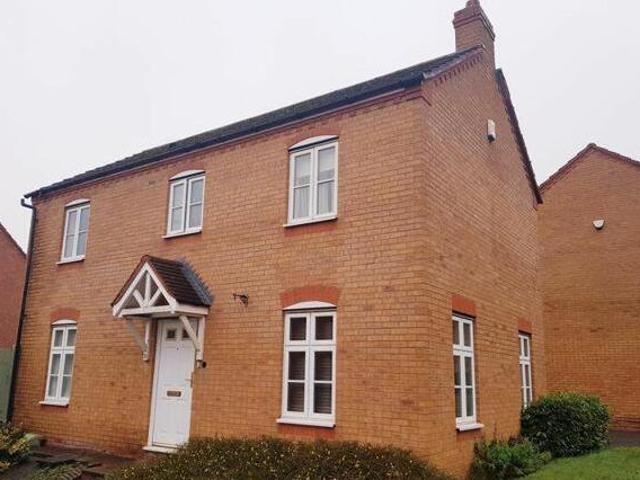 3 Bedroom Detached House For Rent In Hadey