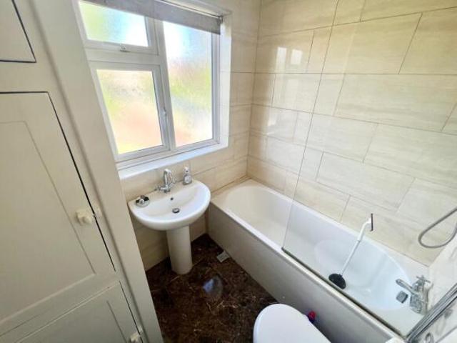 3 bedroom detached house for rent in Hambledon Drive, Wollaton, NG8