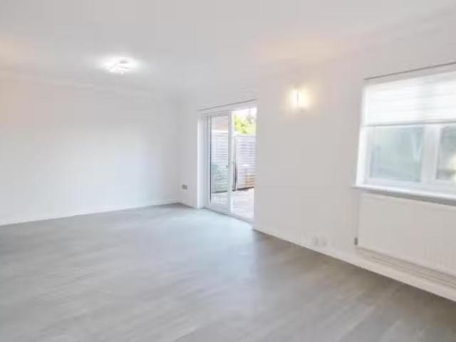 3 bedroom detached house for rent in Harebell Close, Cambridge.