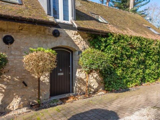 3 bedroom detached house for rent in Headington Road, Headington, OX3