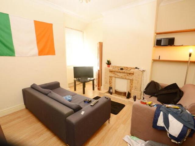 3 bedroom detached house for rent in Hibbert Street, Manchester, M14