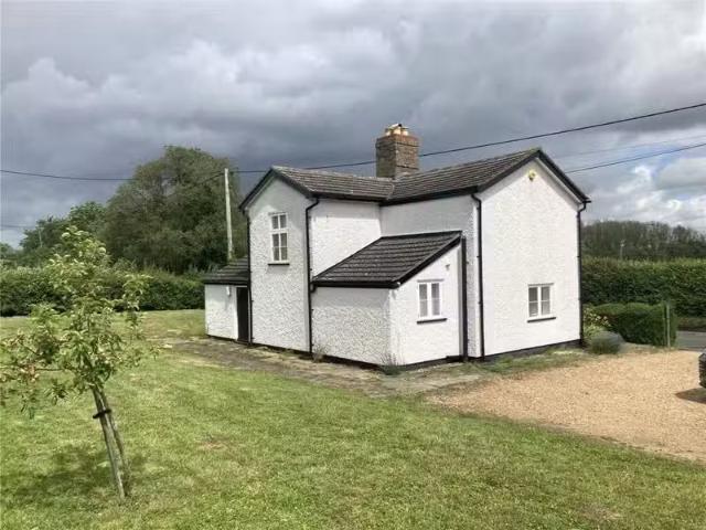 3 bedroom detached house for rent in High Street, Longstowe, C.
