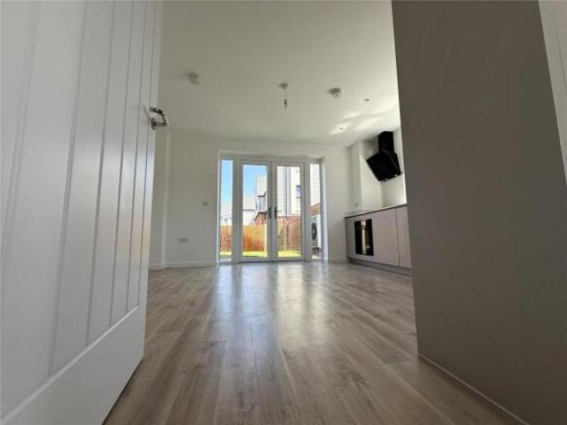 3 bedroom detached house for rent in Joseph Ward Close, Chelmsford, Essex, CM1