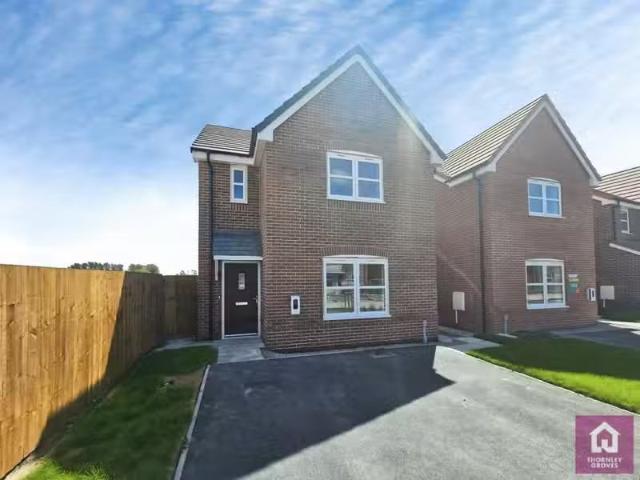 3 bedroom detached house for rent in Oak Road, Deeside, Flints.