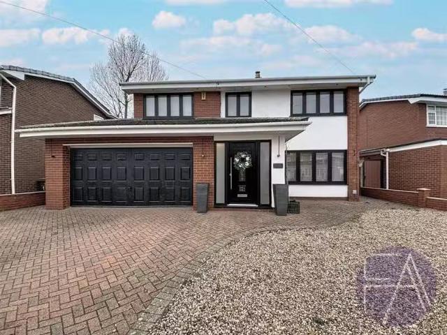 3 bedroom detached house for rent in Orwell Close, Formby, Liv.