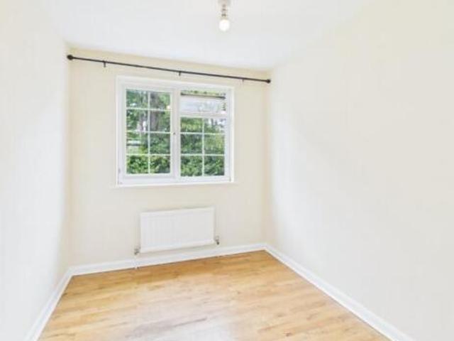 3 bedroom detached house for rent in Longhurst Close, Caversham, Reading, Berkshire, RG4