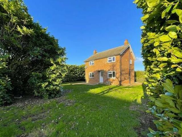 3 bedroom detached house for rent in London Road Biggleswade Bedfordshire SG18