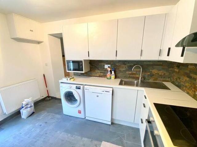 3 Bedroom Detached House For Rent In London