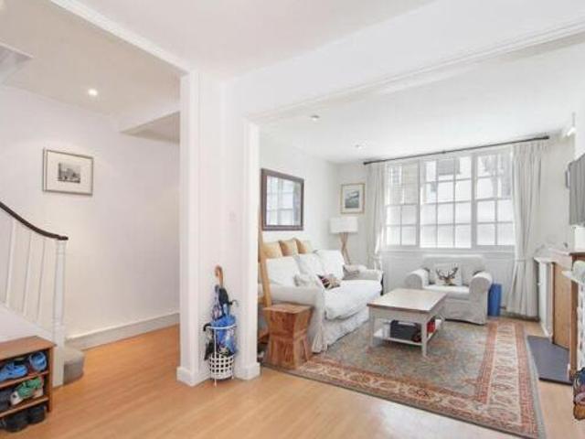 3 Bedroom Detached House For Rent In London