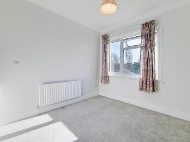 3 bedroom detached house for rent in Latchmere Road, Kingston Upon Thames, KT2