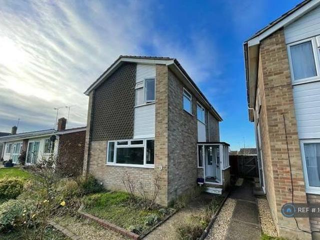 3 bedroom detached house for rent in Laburnum Green Hailsham BN27