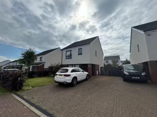 3 bedroom detached house for rent in Lady Isle Avenue, Ayr, KA7