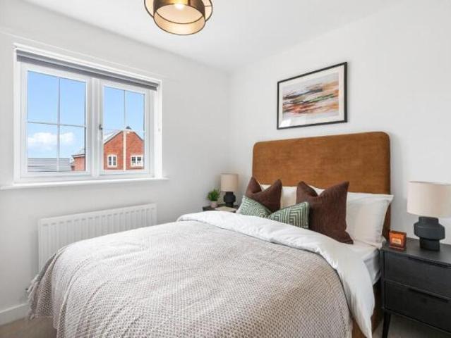 3 bedroom detached house for rent in Langley Chase, Derby, Derbyshire, DE22