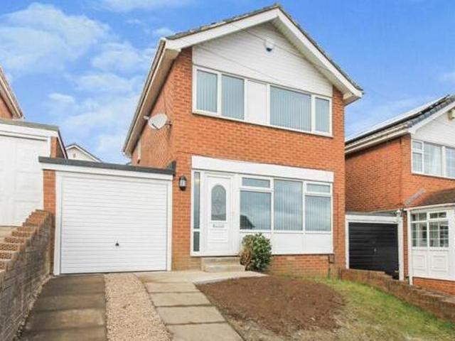 3 Bedroom Detached House For Rent In Leeds