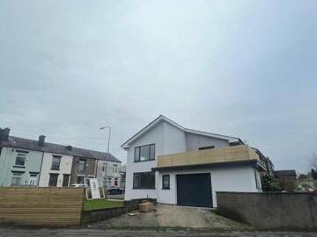 3 Bedroom Detached House For Rent In Little Lever, Bolton